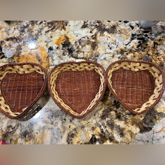 unbranded | Accents | Set Of 3 Heart Shaped Wicker Baskets Handwoven ...
